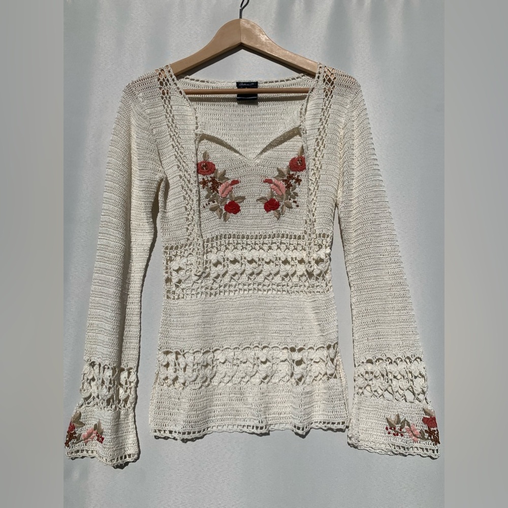 Stunning Y2k Arden B Crochet Floral Embroidered Top - Gem